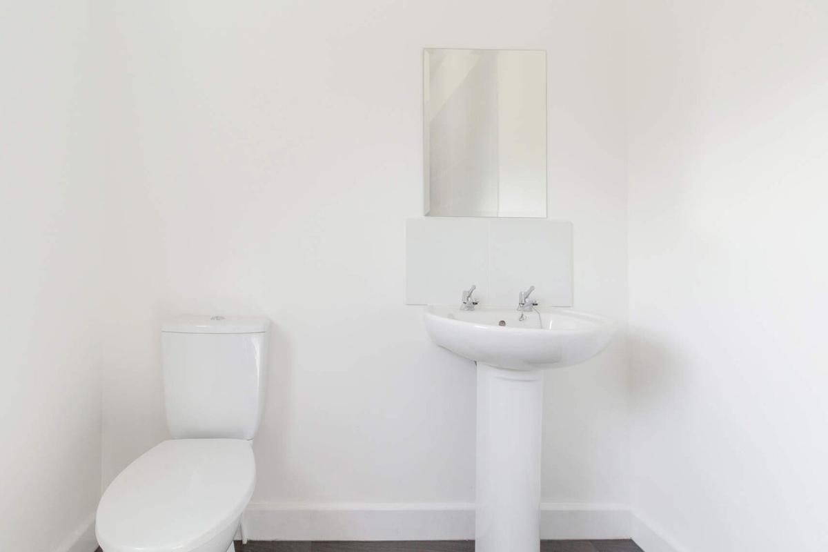 3 bedroom apartment for rent Mapperley Road Nottingham, NG3 5BF | UniHomes