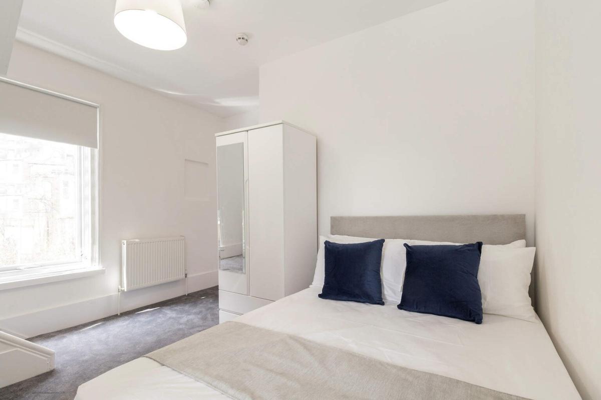 3 bedroom apartment for rent Mapperley Road, Nottingham, NG3 5BF | UniHomes
