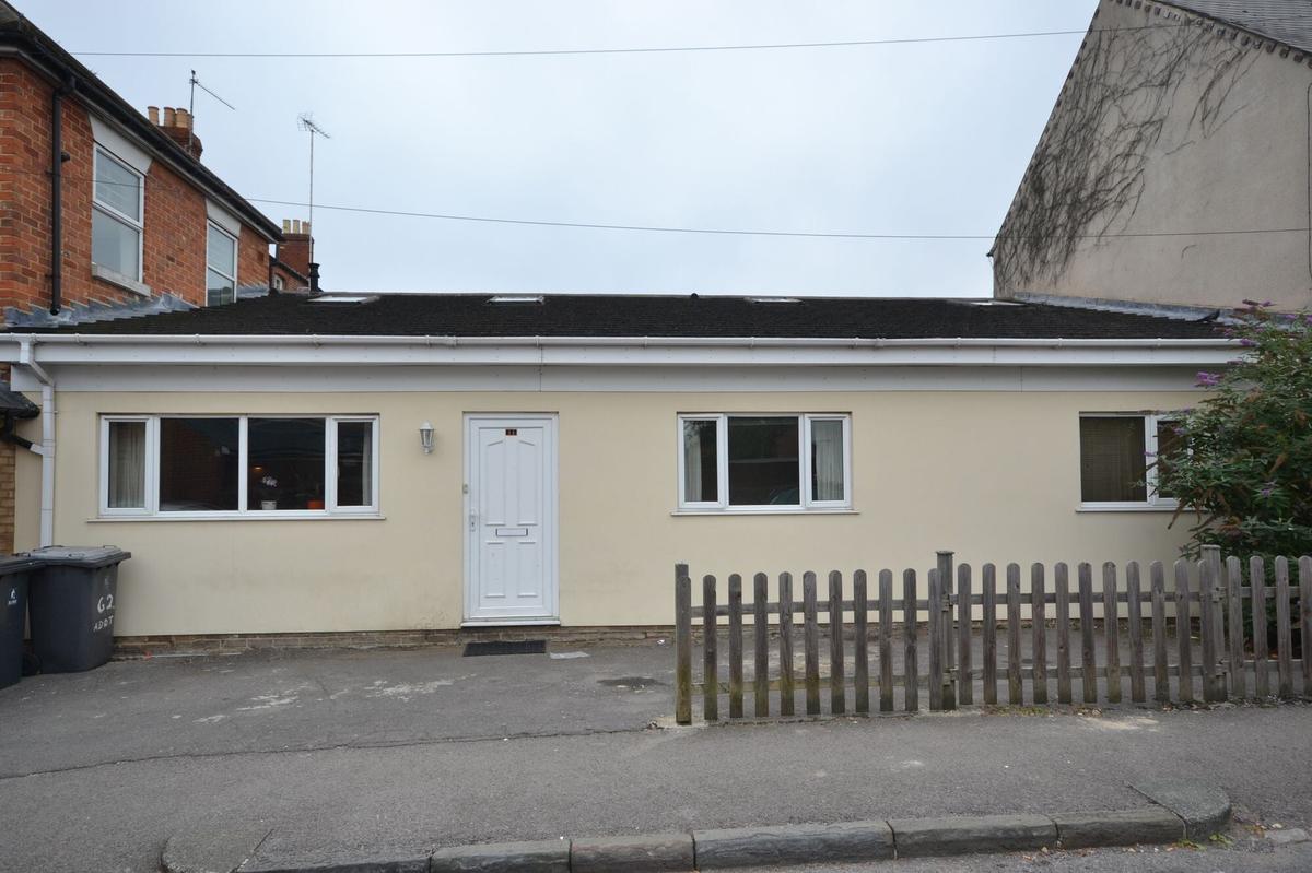 3 bedroom apartment for rent Addington Road Reading, RG1 5PX | UniHomes