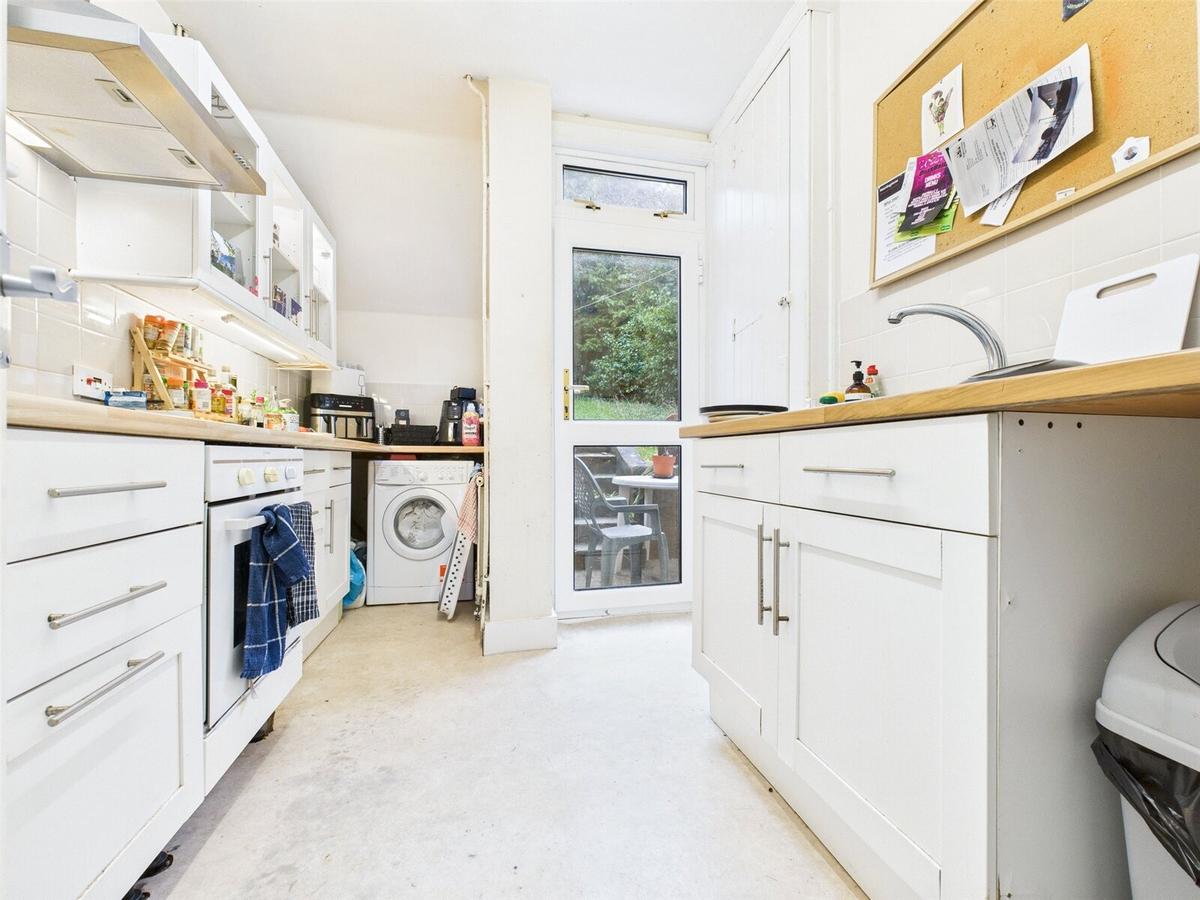 4 bedroom house for rent Coombe Road Brighton, BN2 4EE | UniHomes