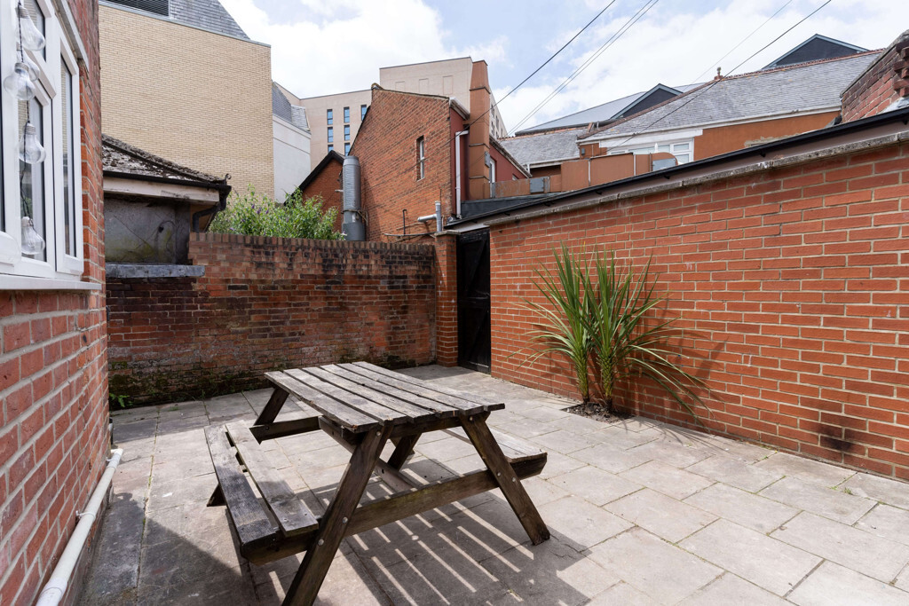 8 bedroom apartment for rent London Road, Southampton, SO15 2AE | UniHomes