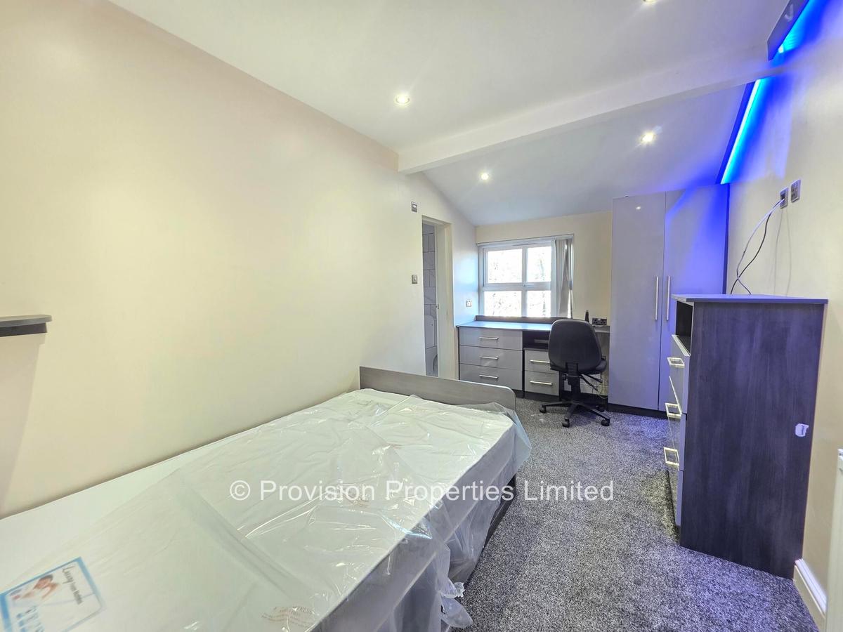 4 bedroom house for rent Cliff Road Leeds Leeds, LS6 2ET | UniHomes