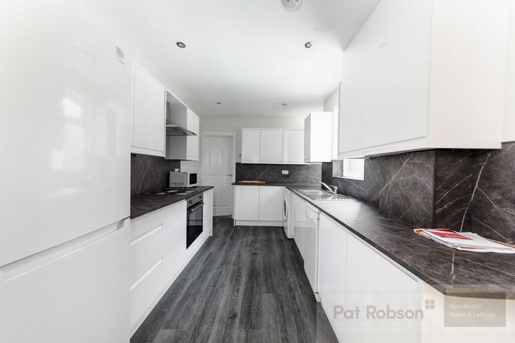 3 bedroom apartment for rent Lonsdale Terrace Newcastle, NE2 3HQ | UniHomes