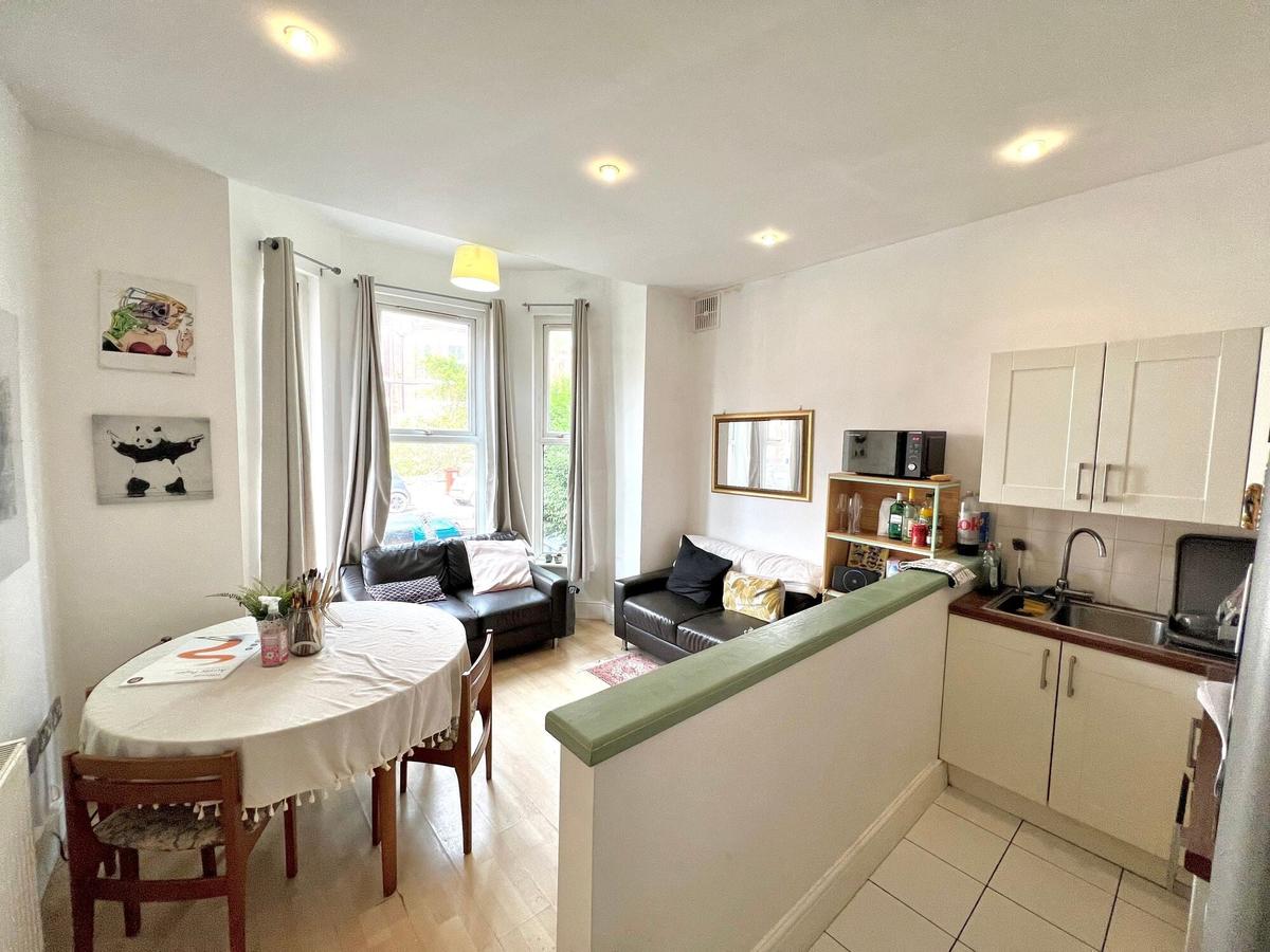 2 bedroom apartment for rent 52 Central Road Manchester, M20 4ZD | UniHomes