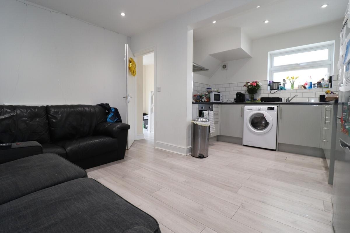 5 bedroom house for rent Maindy Road, Cardiff, CF24 4HP | UniHomes