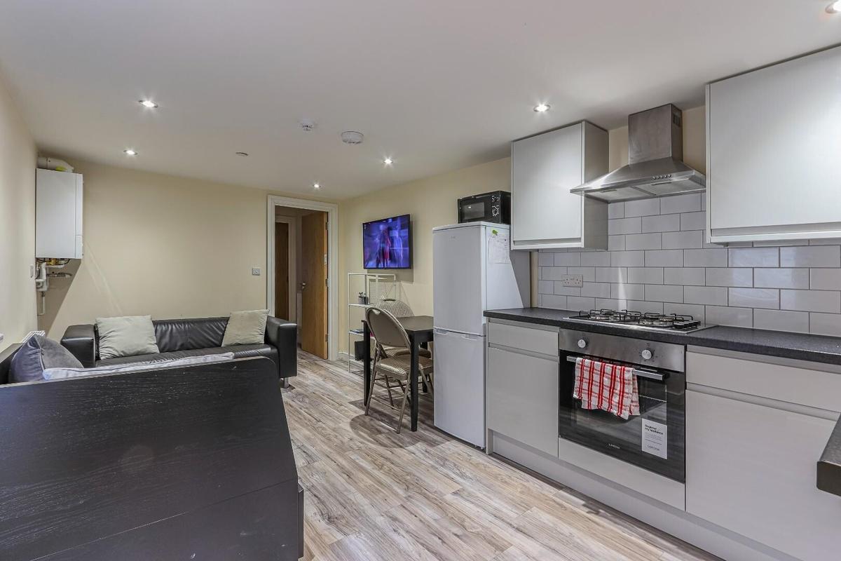 2 bedroom house for rent Cyril Crescent Cardiff, CF24 1DQ | UniHomes