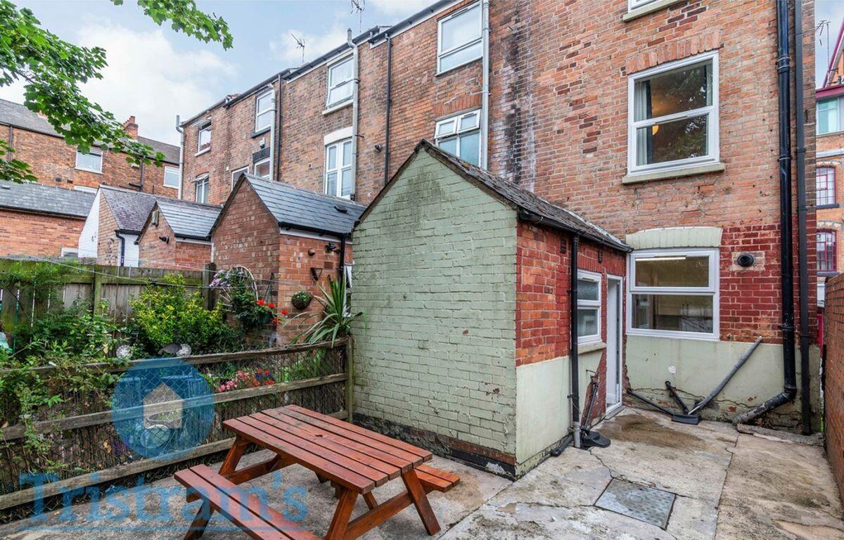 4 bedroom house for rent Portland Road, Nottingham, NG7 4GN | UniHomes