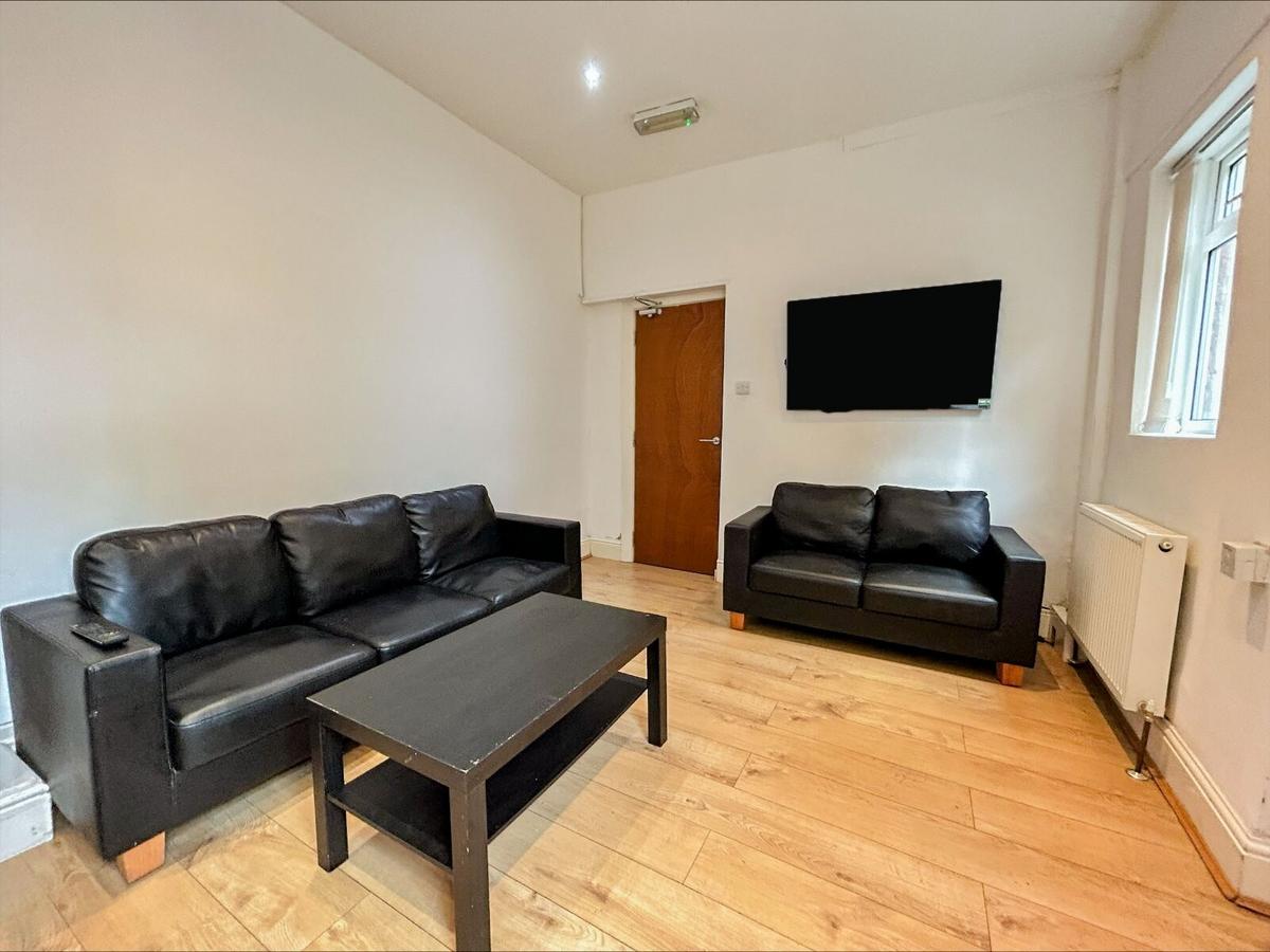 6 bedroom house for rent Mabfield Road Manchester, M14 6LW | UniHomes