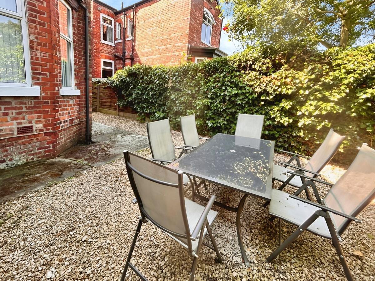 5 bedroom house for rent Derby Road Manchester, M14 6UX | UniHomes