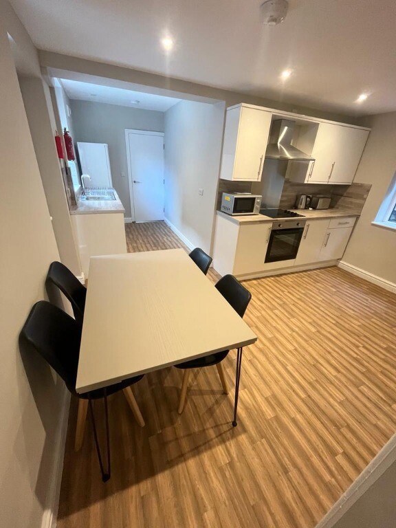 5 bedroom house for rent Finchley Road Manchester, M14 6FH | UniHomes