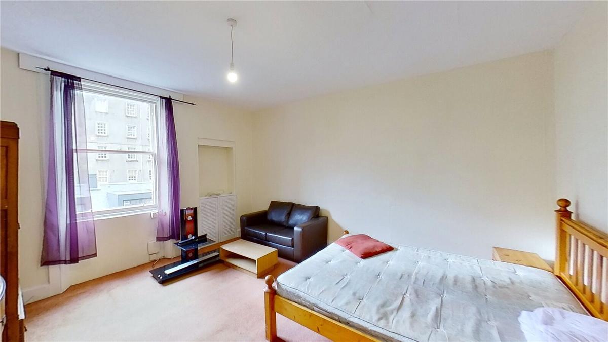 3 bedroom house for rent (2F1) King's Stables Road Edinburgh, EH1 2JY ...