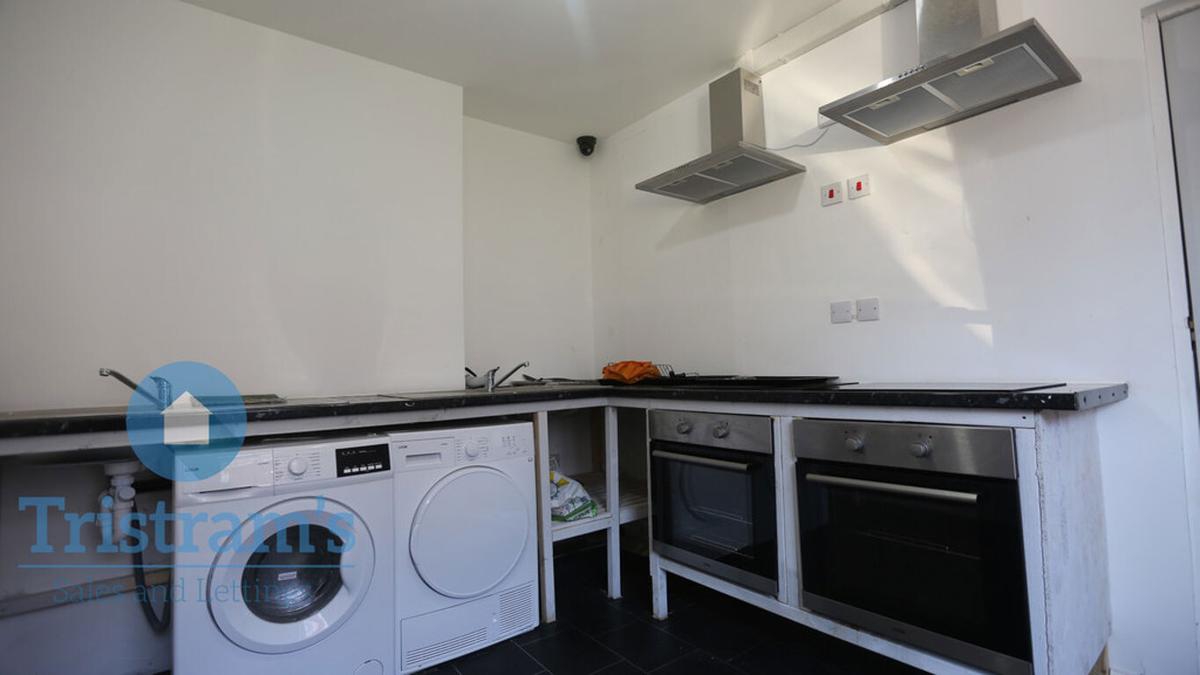 1 bedroom studio apartment for rent Russell Road Nottingham, NG7 6GX ...