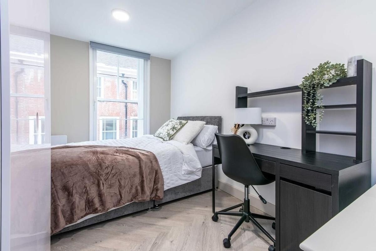 4 bedroom house for rent Icon Building Nottingham, NG1 6FH | UniHomes