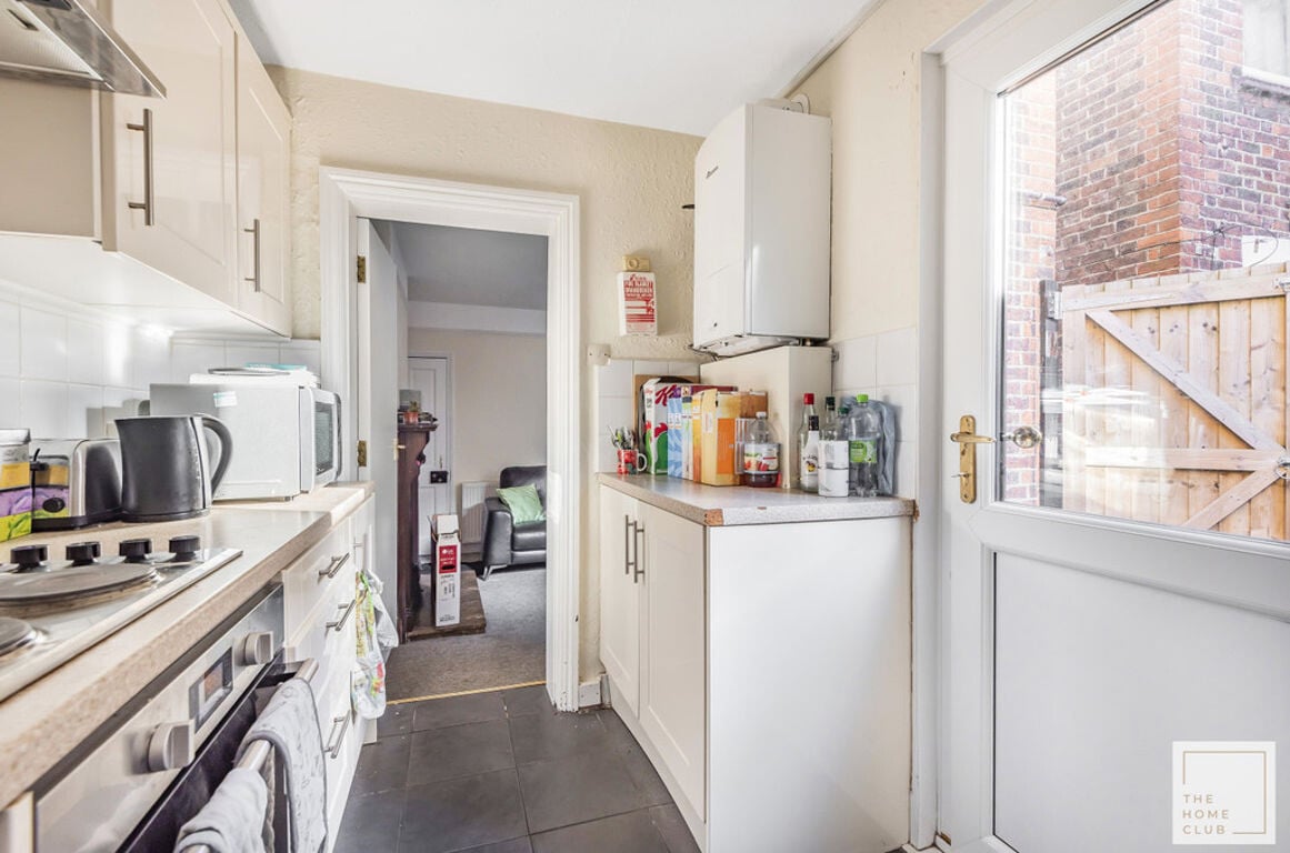 4 bedroom house for rent Walnut Tree Close, Surrey, GU1 4UQ | UniHomes