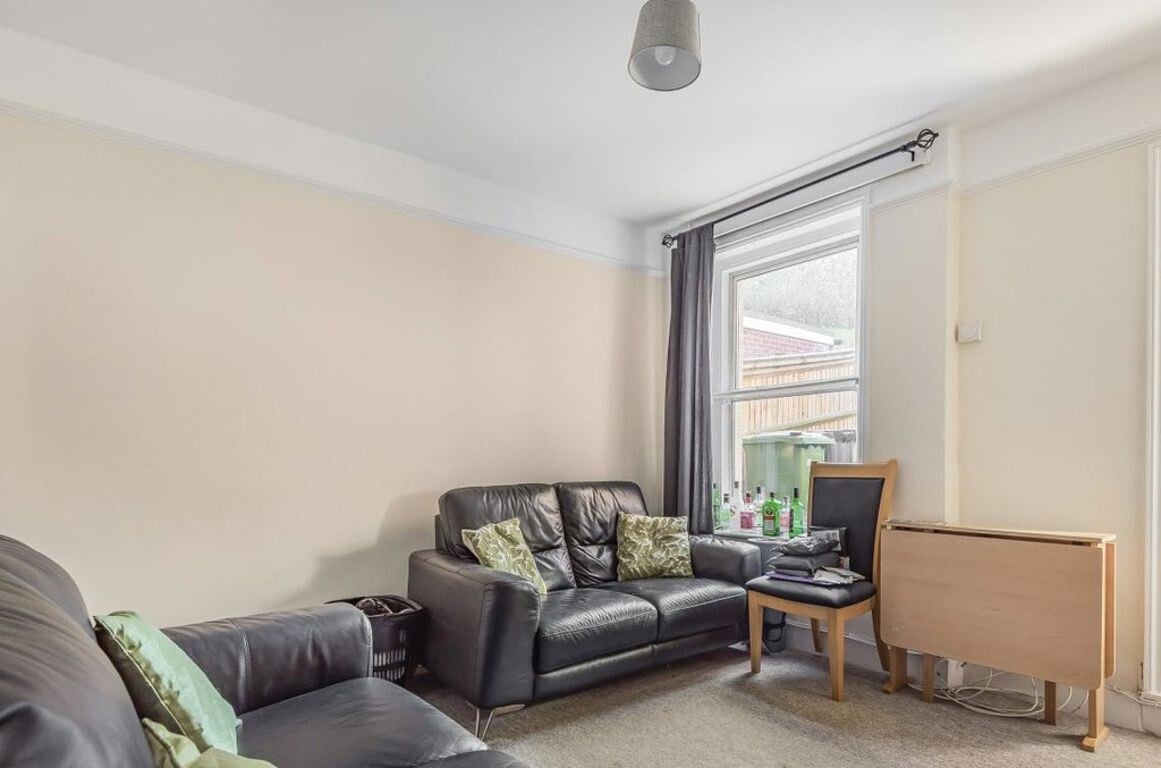 4 bedroom house for rent Walnut Tree Close, Surrey, GU1 4UQ | UniHomes