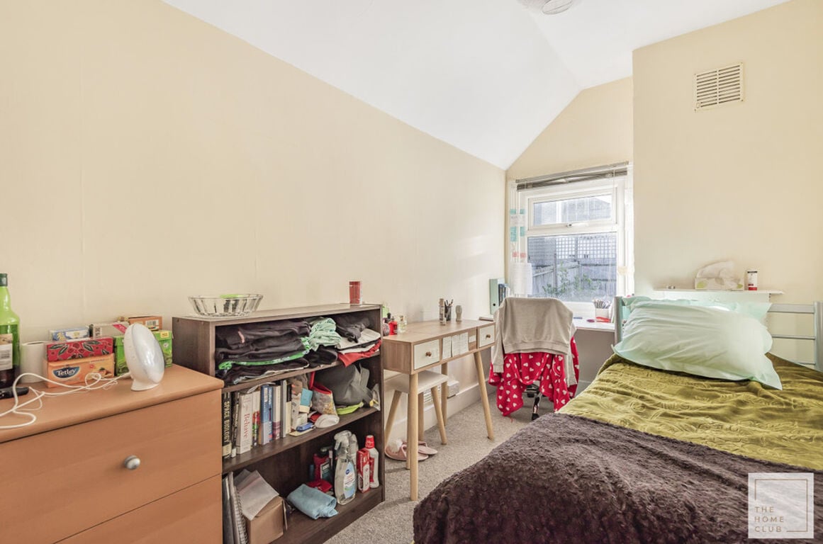 4 bedroom house for rent Walnut Tree Close, Surrey, GU1 4UQ | UniHomes