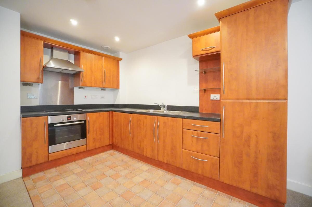 2 bedroom apartment for rent Cornmill View, Leeds, LS18 5NG | UniHomes