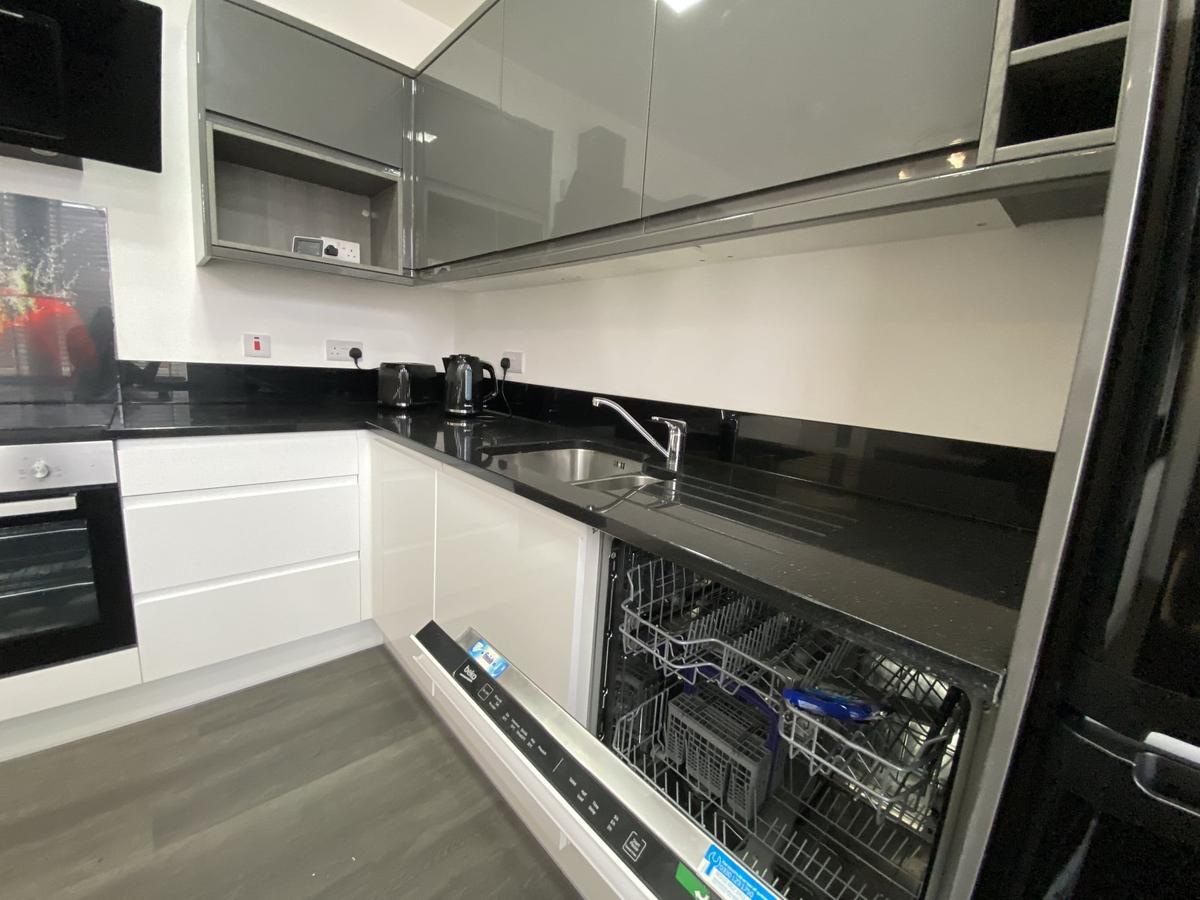2 bedroom apartment for rent Burchett Place Leeds, LS6 2LN | UniHomes