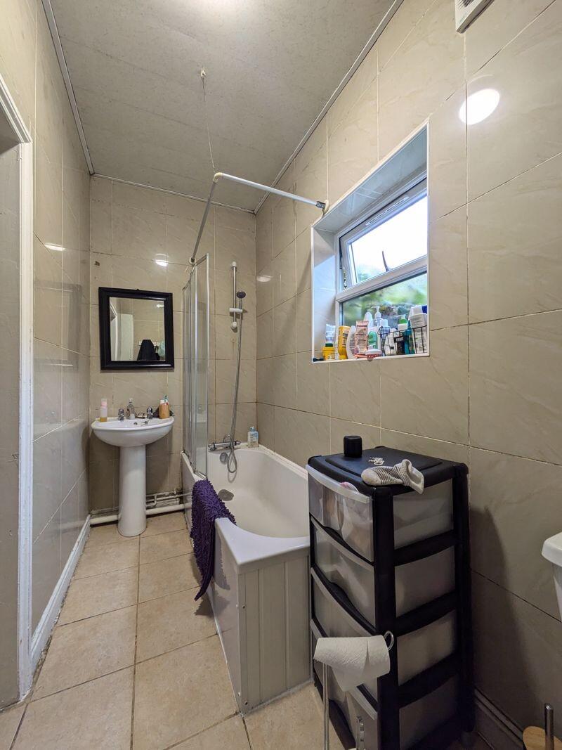 5 bedroom house for rent Rothesay Avenue Nottingham, NG7 1PU | UniHomes