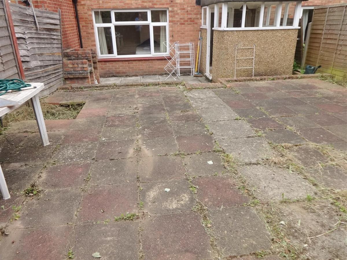 5 bedroom house for rent Bosanquet Close, London, UB8 3PE | UniHomes