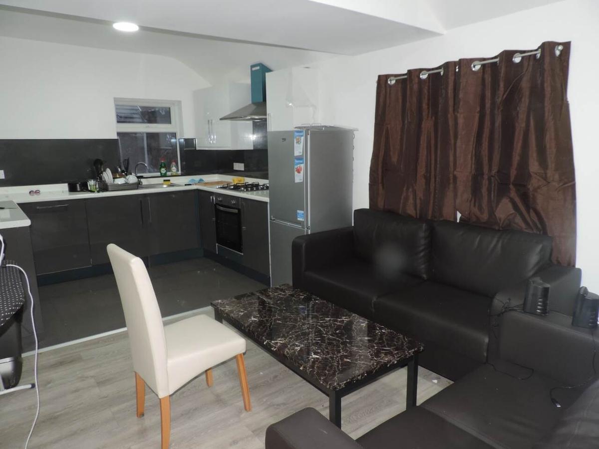 4 bedroom house for rent Cathays Terrace Cardiff, CF24 4HU | UniHomes