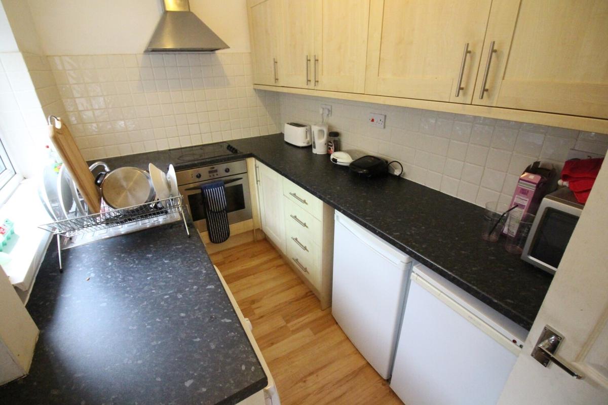 3 bedroom house for rent Treherbet Street Cardiff, CF24 4JN | UniHomes