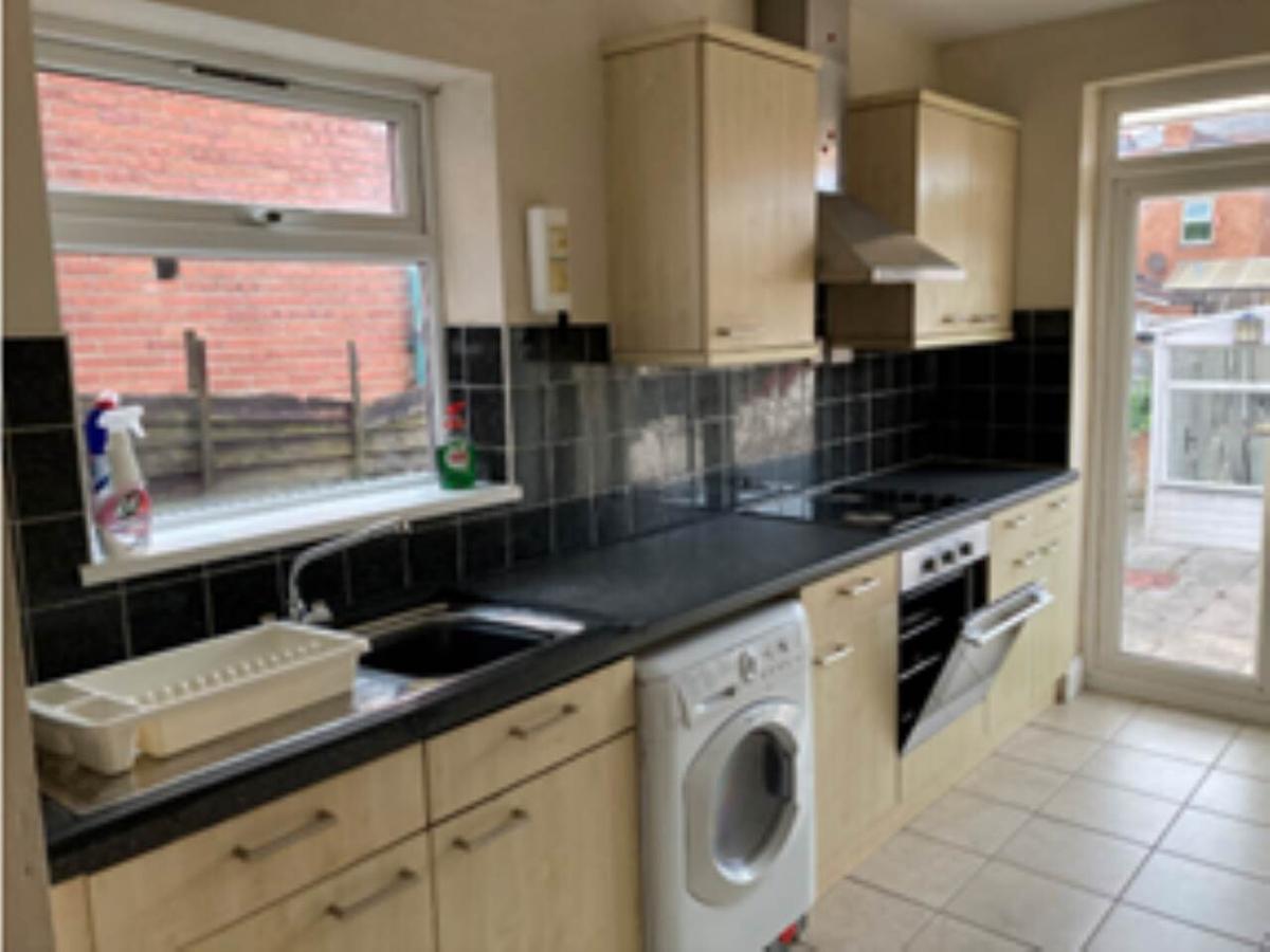 3 bedroom house for rent Brook St, Cardiff, CF11 6LG | UniHomes