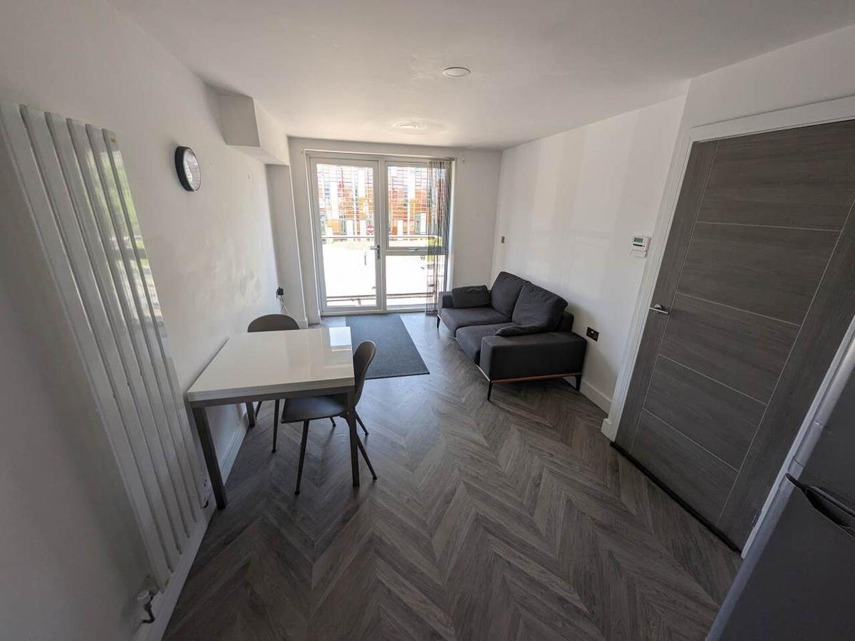 2 bedroom house for rent Maindy Road Cardiff, CF24 4HP | UniHomes