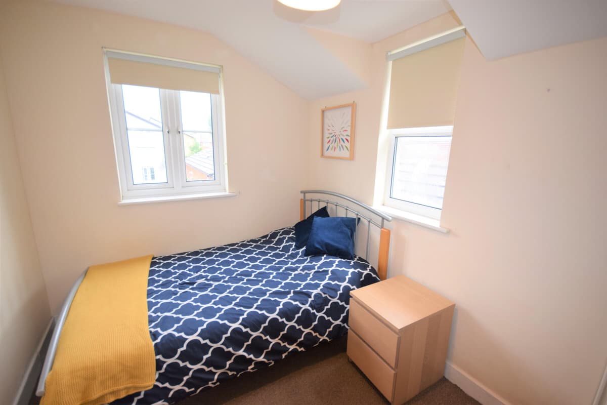 6 Bedroom House For Rent Bartholomews Square Bristol Bs7 0qb Unihomes