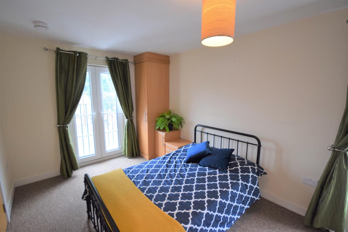 6 Bedroom House For Rent Bartholomews Square Bristol Bs7 0qb Unihomes