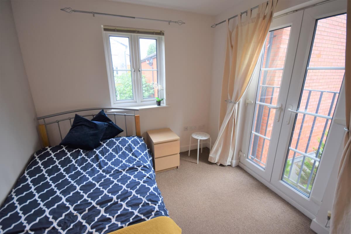 6 Bedroom House For Rent Bartholomews Square Bristol Bs7 0qb Unihomes