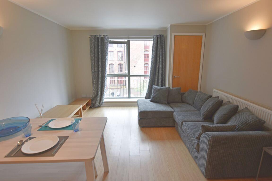 2 bedroom apartment for rent Raleigh Square, Nottingham, NG7 4DN | UniHomes