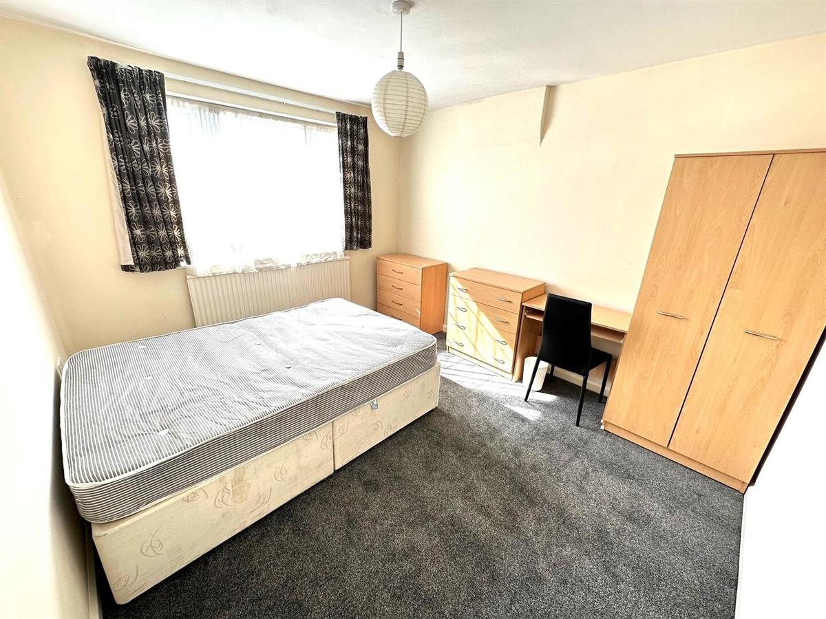 4 bedroom house for rent Montague Road, London, UB8 1QL | UniHomes