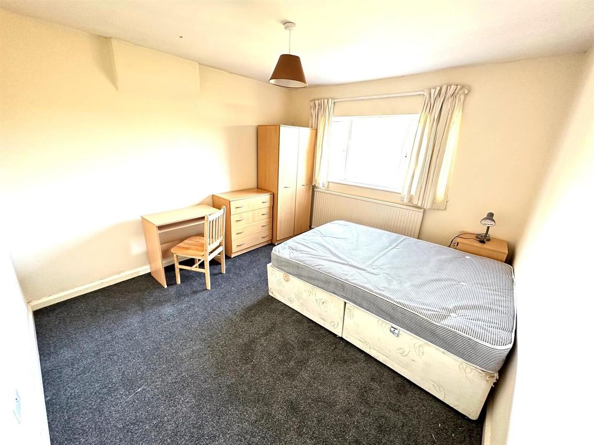 4 bedroom house for rent Montague Road, London, UB8 1QL | UniHomes