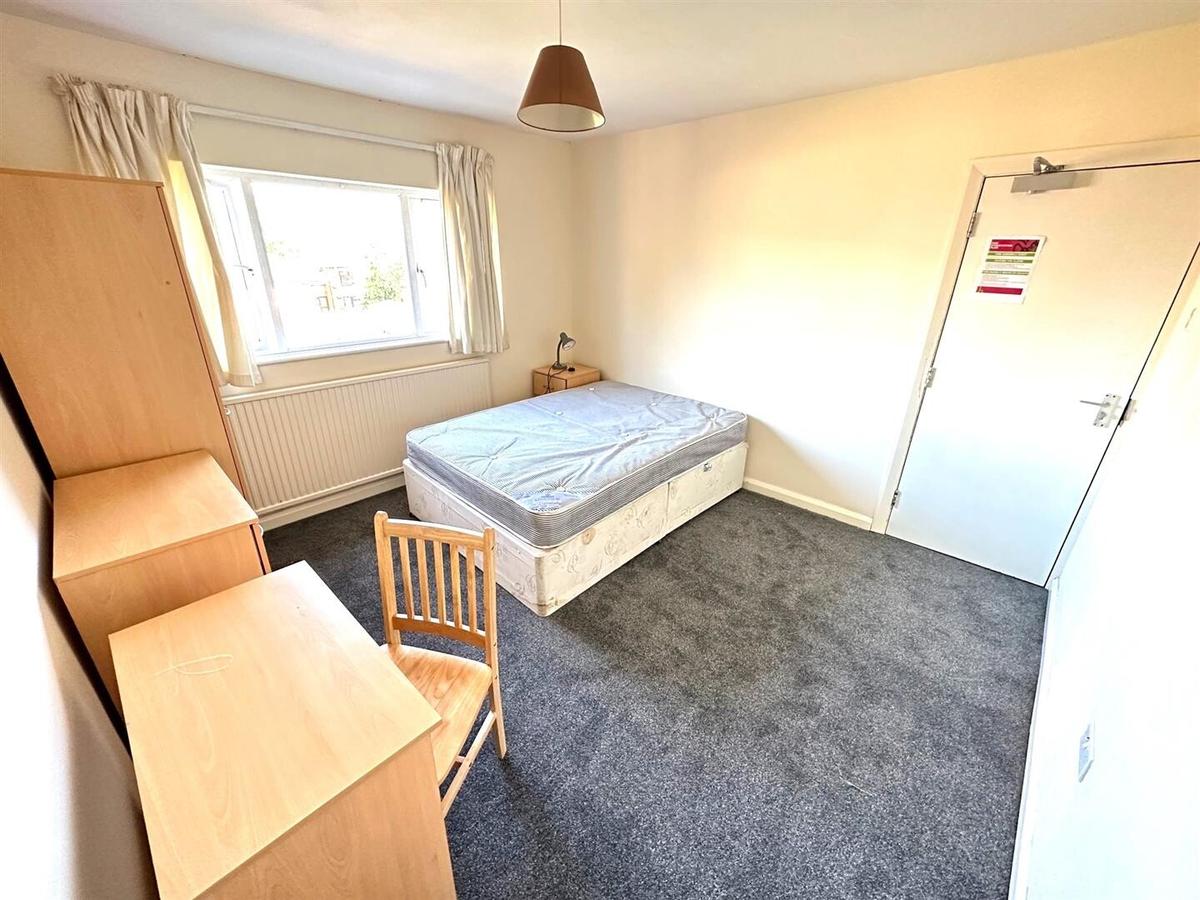 4 bedroom house for rent Montague Road, London, UB8 1QL | UniHomes