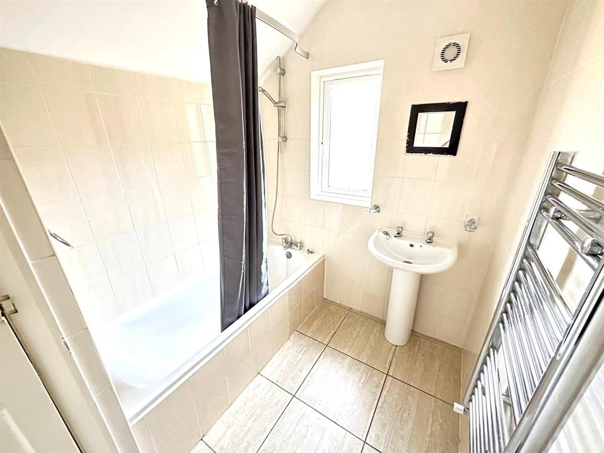 4 bedroom house for rent Montague Road, London, UB8 1QL | UniHomes