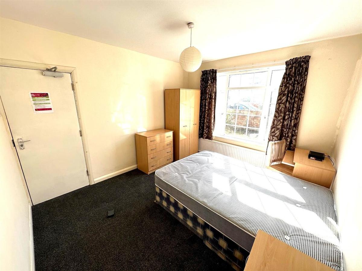 4 bedroom house for rent Montague Road, London, UB8 1QL | UniHomes