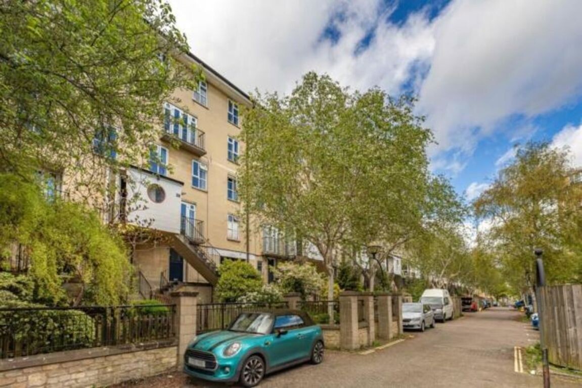 3 bedroom apartment for rent Saffron Court Bath, BA1 6DF | UniHomes