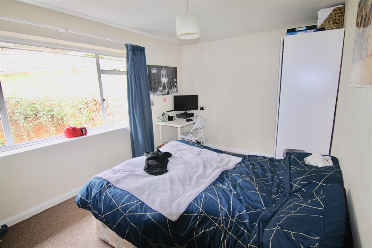 4 bedroom house for rent Guildford Park Avenue, Surrey, GU2 7NN | UniHomes