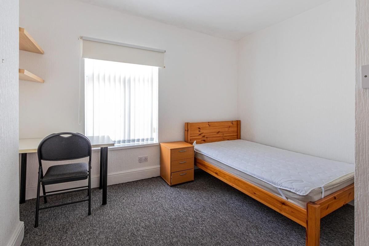 6 bedroom house for rent Cathays Terrace Cardiff, CF24 4HU | UniHomes