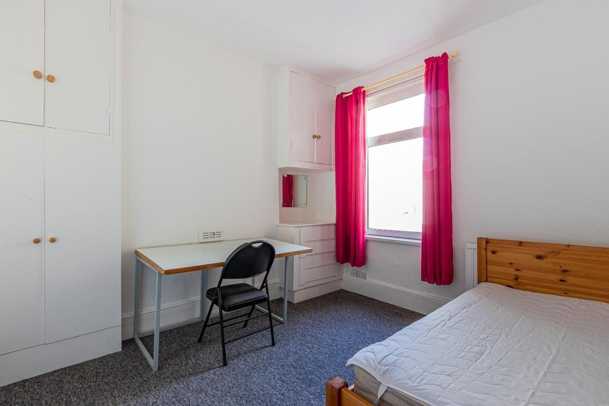 6 bedroom house for rent Cathays Terrace Cardiff, CF24 4HU | UniHomes