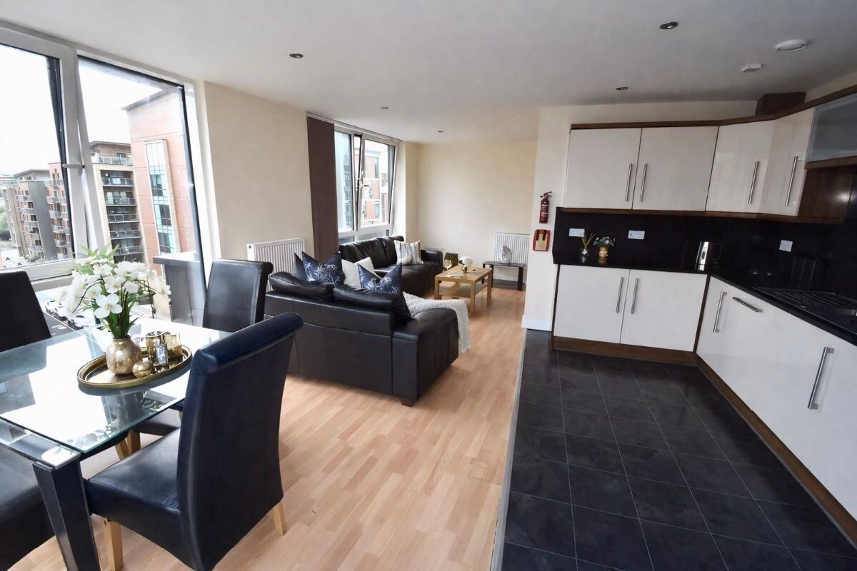 5 bedroom apartment for rent 112 Ecclesall Road Sheffield, S11 8JB ...