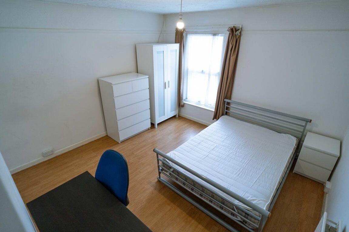 4 bedroom house for rent Burlington Road, Southampton, SO15 2FR | UniHomes