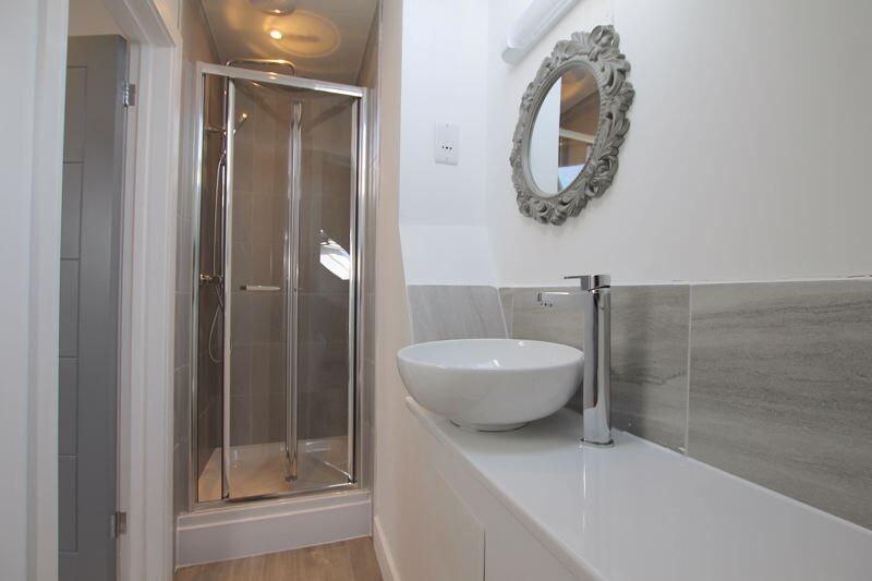 3 bedroom apartment for rent Splott Road Cardiff, CF24 2BU | UniHomes