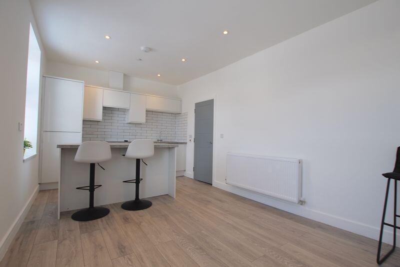3 bedroom apartment for rent Splott Road Cardiff, CF24 2BU | UniHomes