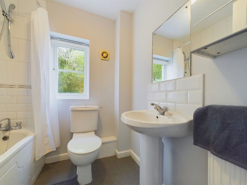 2 bedroom house for rent Goods Yard Close Loughborough, LE11 5EB | UniHomes