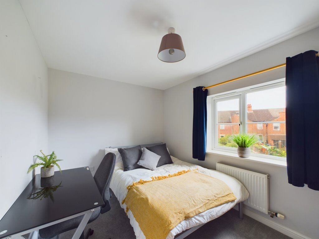 2 bedroom house for rent Goods Yard Close Loughborough, LE11 5EB | UniHomes