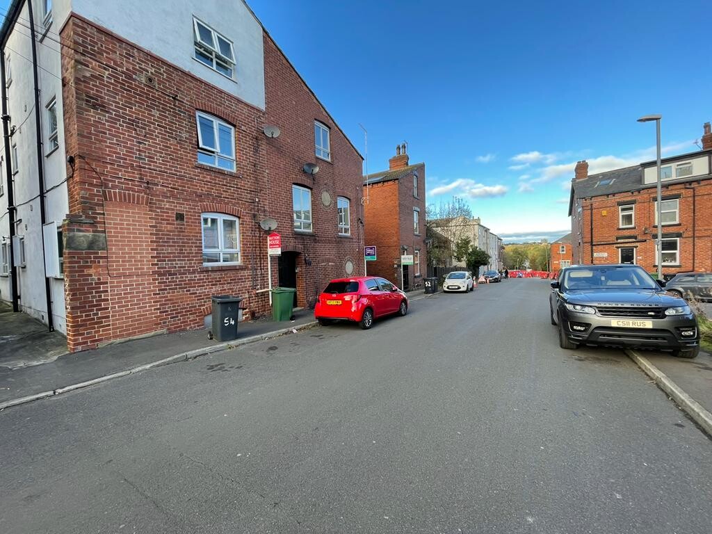3 bedroom apartment for rent Devon Road Leeds, LS2 9BA | UniHomes
