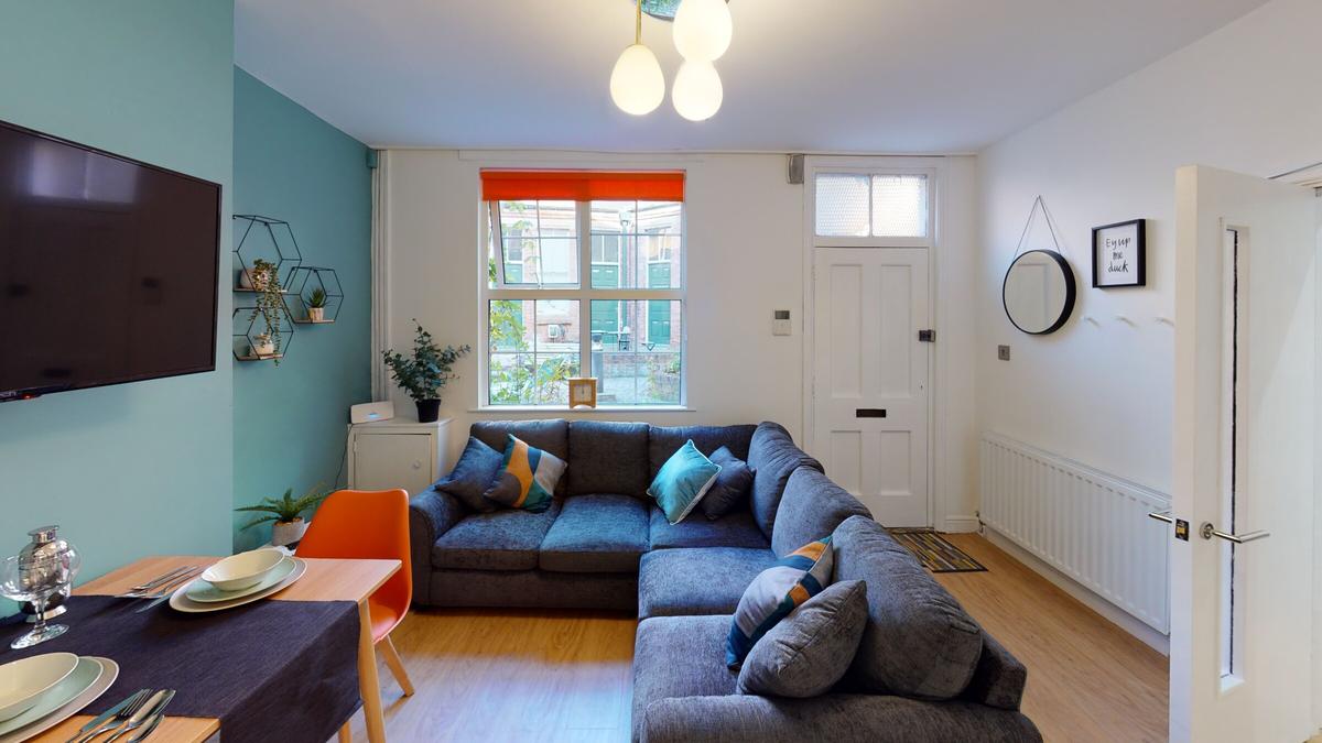 4 bedroom house for rent Peoples Hall Cottages, Nottingham, NG1 3AH ...