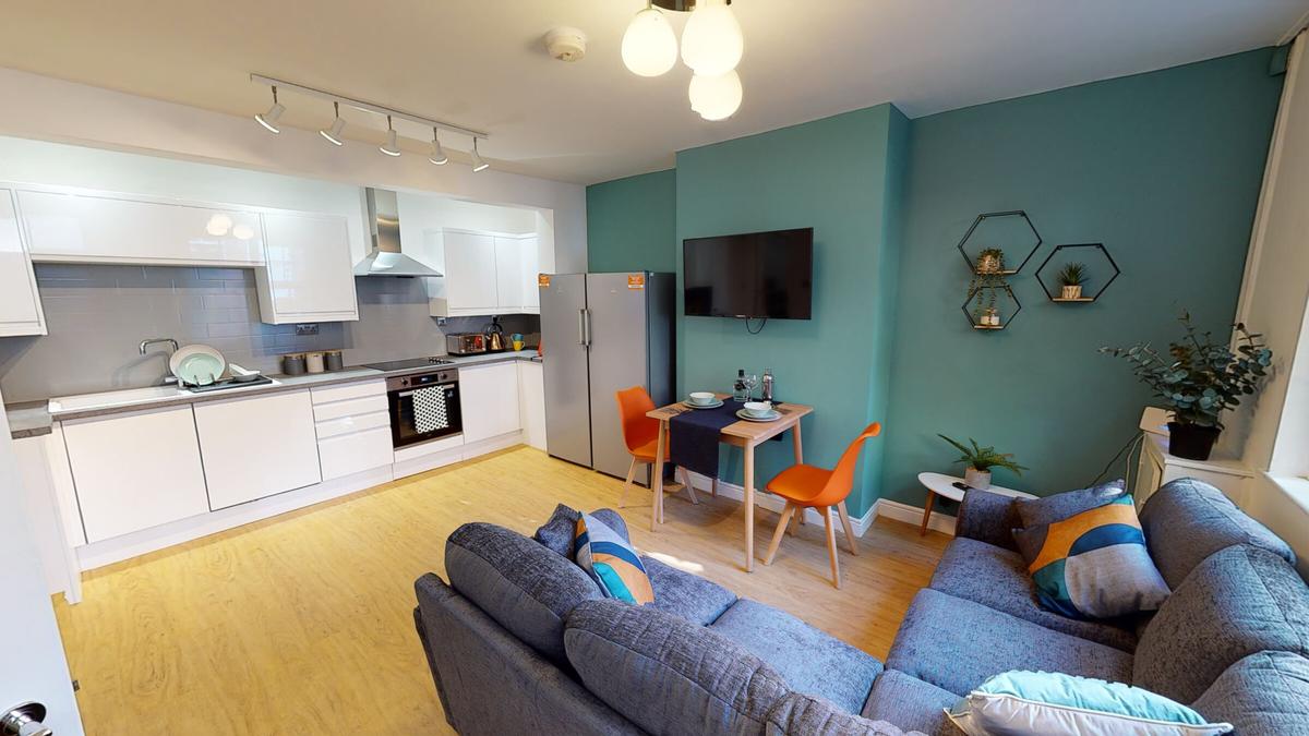 4 bedroom house for rent Peoples Hall Cottages, Nottingham, NG1 3AH ...